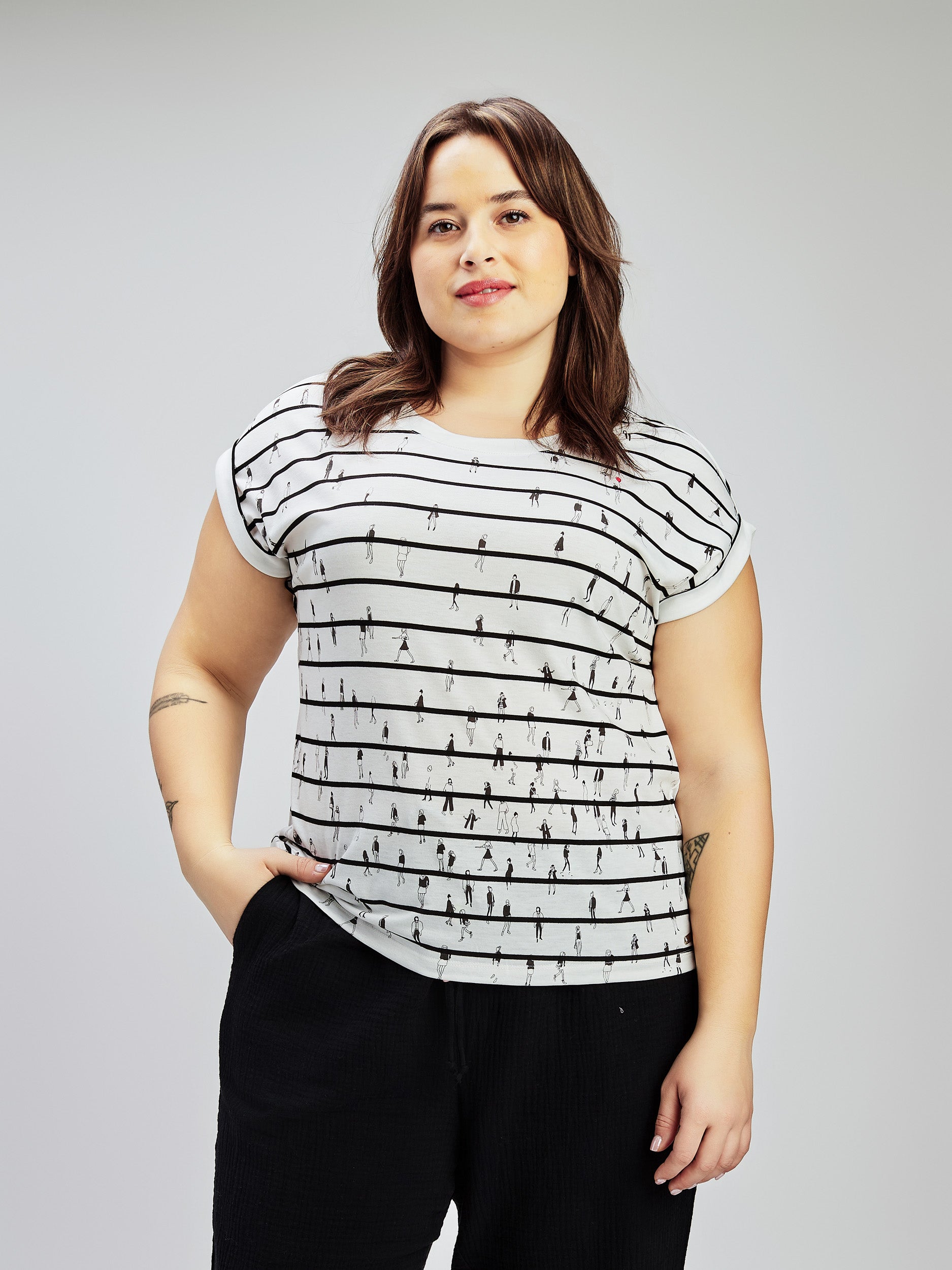 T-shirt ample à manches courtes – Claire France